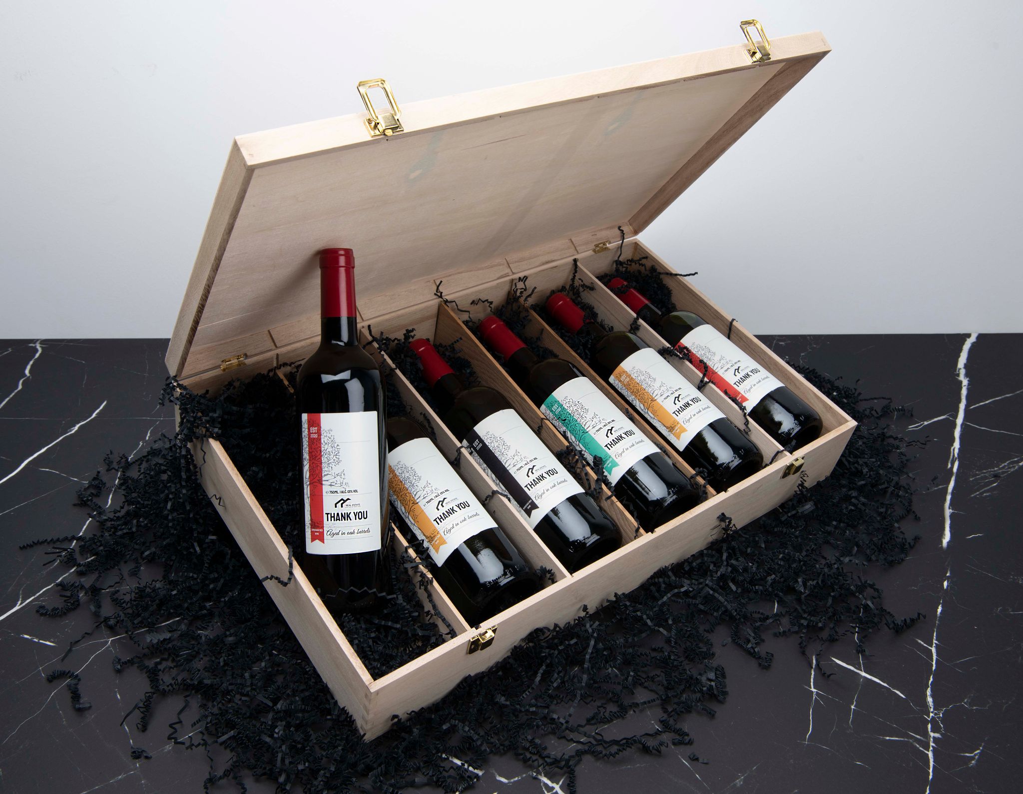 Coffret en bois avec 6 bouteilles de vin personnalisées : Luxury ...